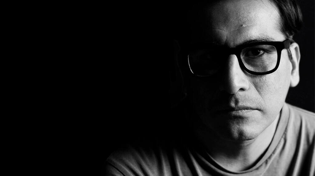 El peruano Carlos Dávalos publica La furia del silencio - Zona de Obras